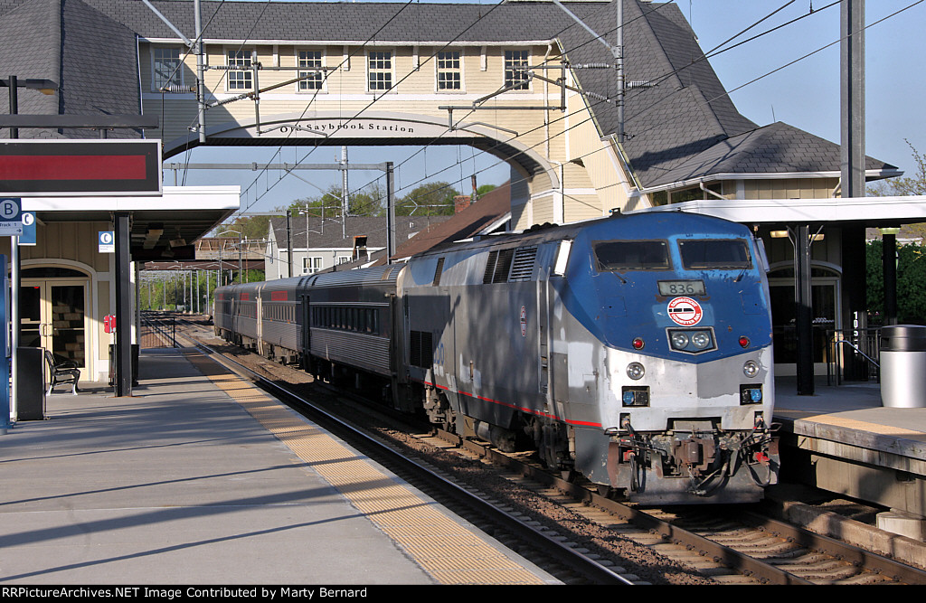 AMTK 836 Pushed Shoreline East Tr 1640 North